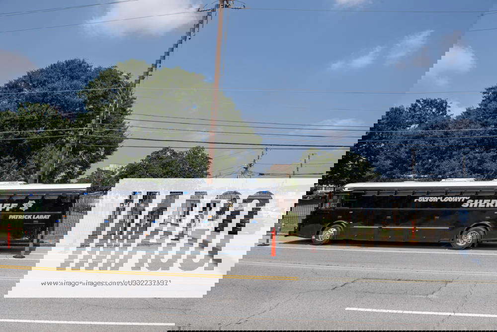 A Fulton County Sheriff bus is seen outside the Fulton County Jail ...