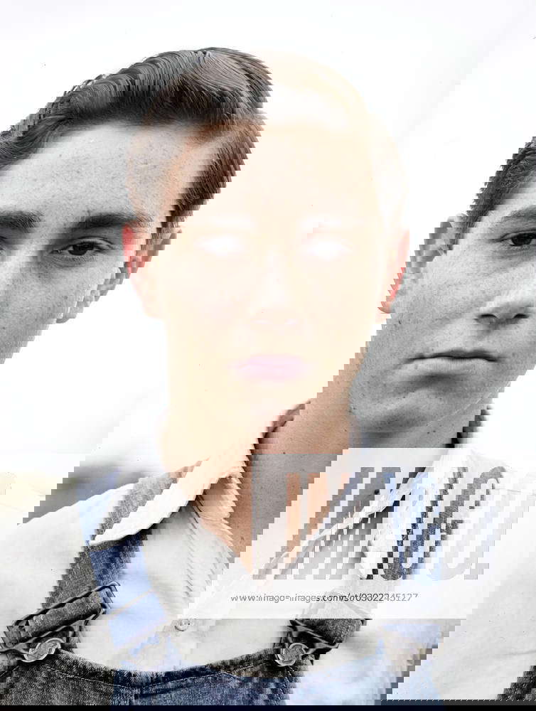 Son of migrant worker, Tulare migratory labor camp, Visalia, California ...