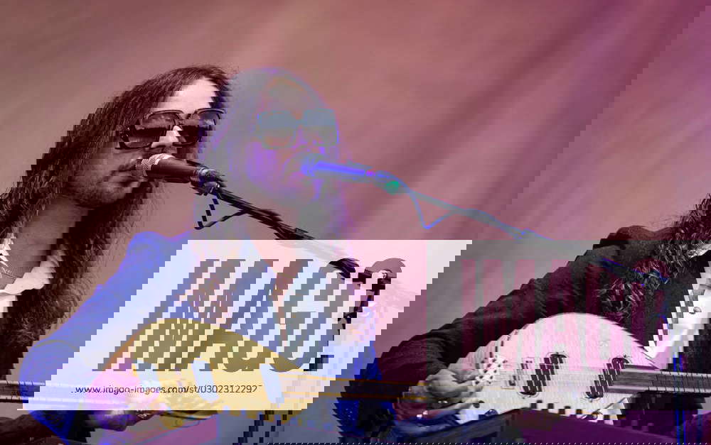 August 26, 2023, Paris, France: Erdinc Ecevic from the Altin Gun band ...