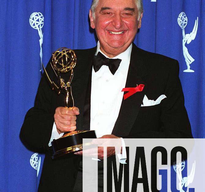 FYVUSH FINKEL American Actor (At the 46th Annual Primetime Emmy Awards ...