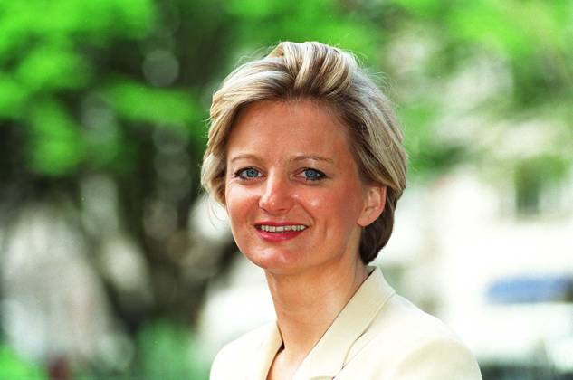 ALICE BEER British TV Presenter Presenter on the BBC1 programme ...