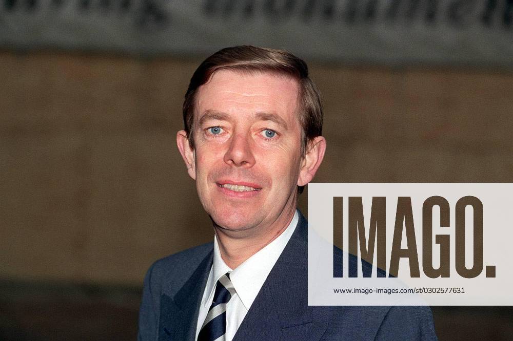 HENRY KELLY TV Presenter Born Dublin, Ireland COMPULSORY CREDIT: UPPA ...