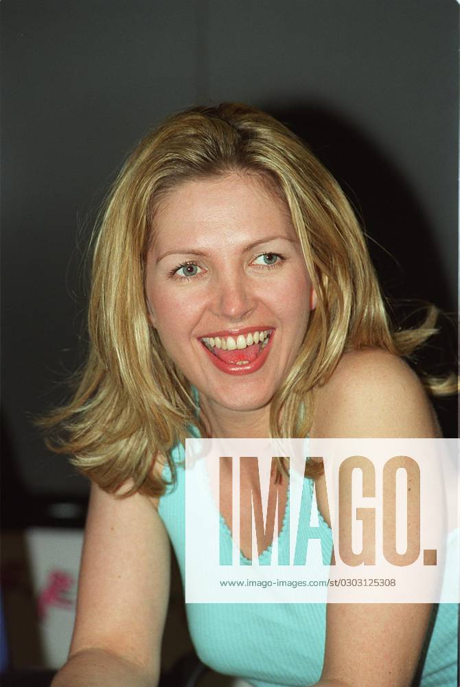 SARAH CRACKNELL British Pop Singer Member of the group St Etienne ...