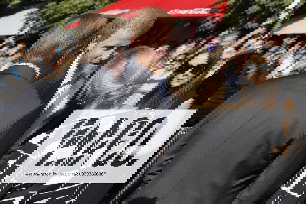 Prince Harry and Boris Pistorius with girlfriend Julia Schwanholz ...