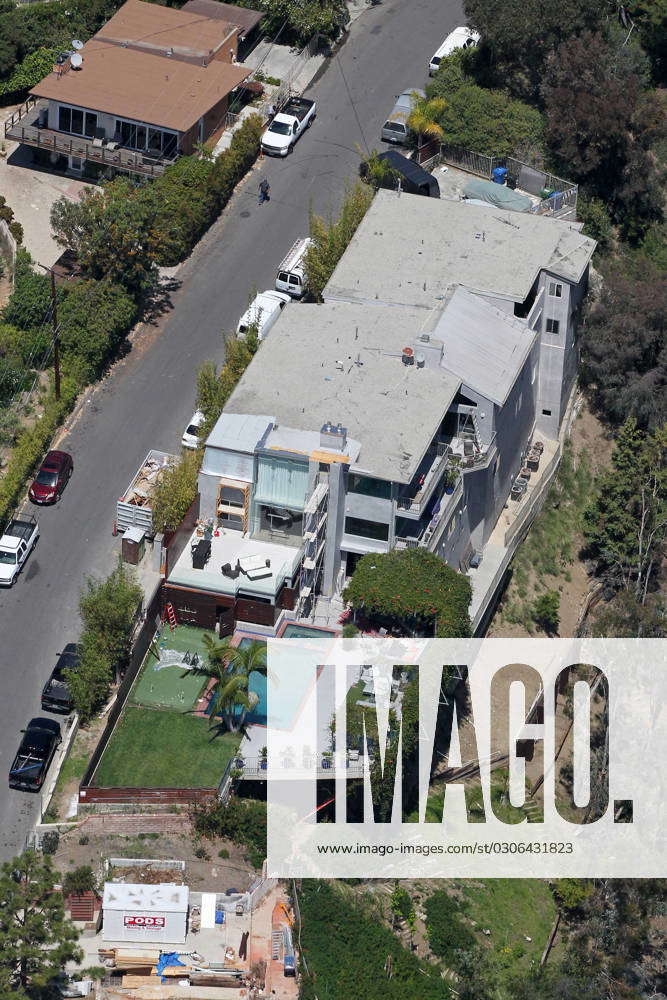 Construction continues of Fergie and Josh Duhamel s dream house in ...