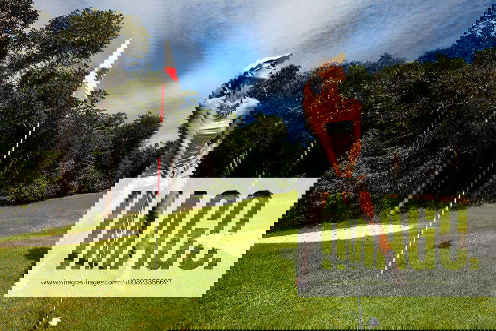 Golf Woman playing golf in a evening dress and high heels Lucenet ...