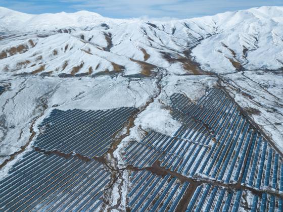 China Qinghai Solar Plant A view of a solar power station after snow in ...