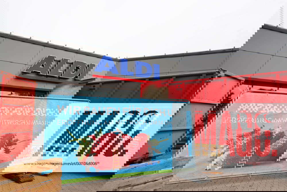 09 10 2023, Germany, NRW, discounter, reconstruction of an ALDI Nord ...