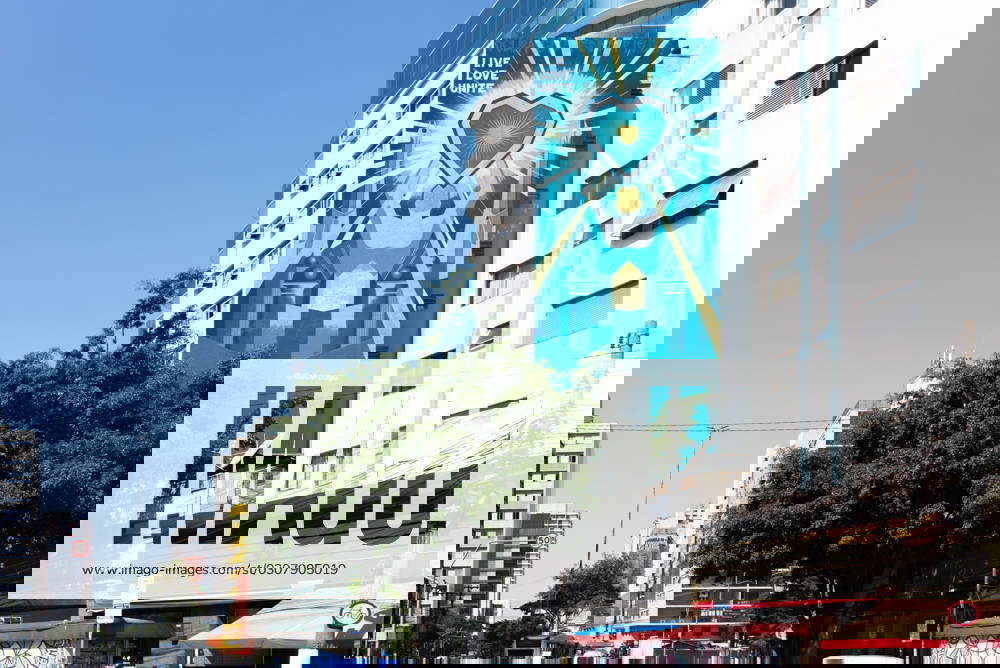 SÃO PAULO, SP - 11.10.2023: TOMORROWLAND MURAL DE KLEBER PAGU EM SP ...