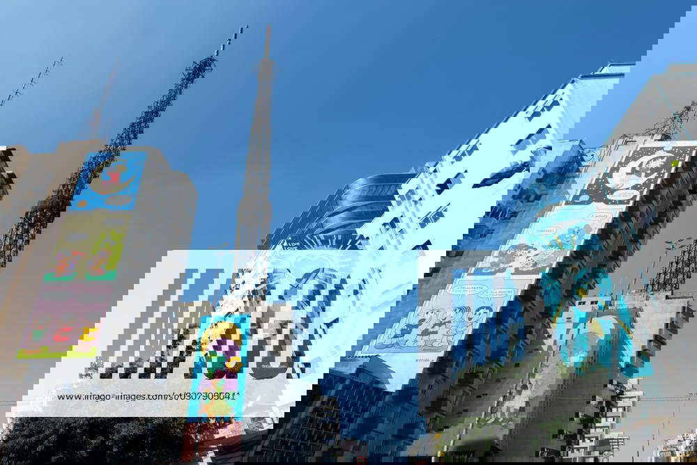 SÃO PAULO, SP - 11.10.2023: TOMORROWLAND MURAL DE KLEBER PAGU EM SP ...