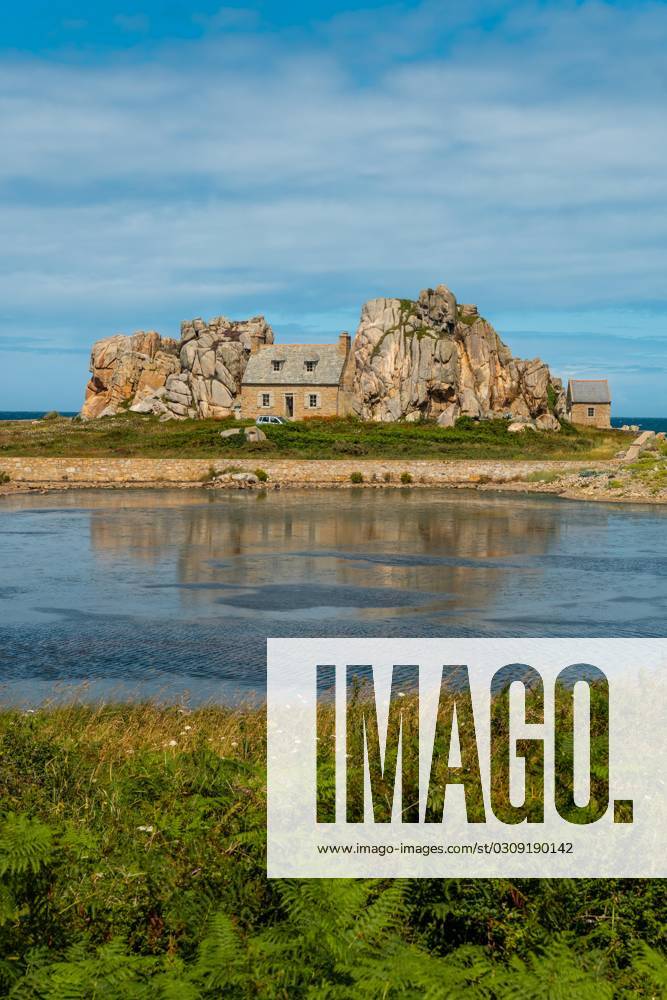 House between Rocks to a beautiful Lake, Castel Meur, Le Gouffre de ...