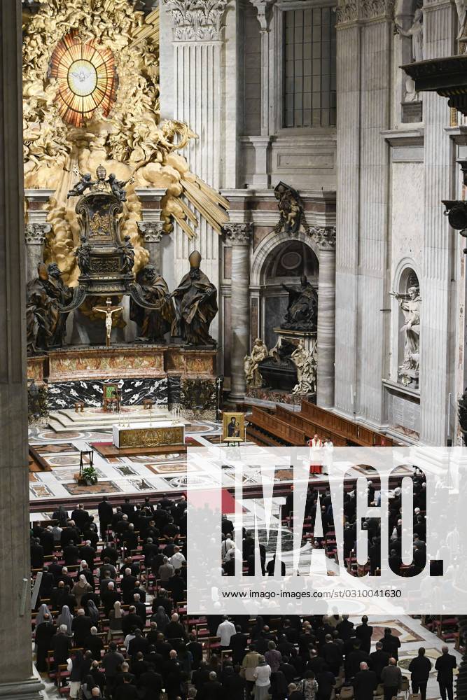 ITALY - PRAYER OF THE HOLY ROSARY IN THE VATICAN BASILICA - 2023 10 25 ...