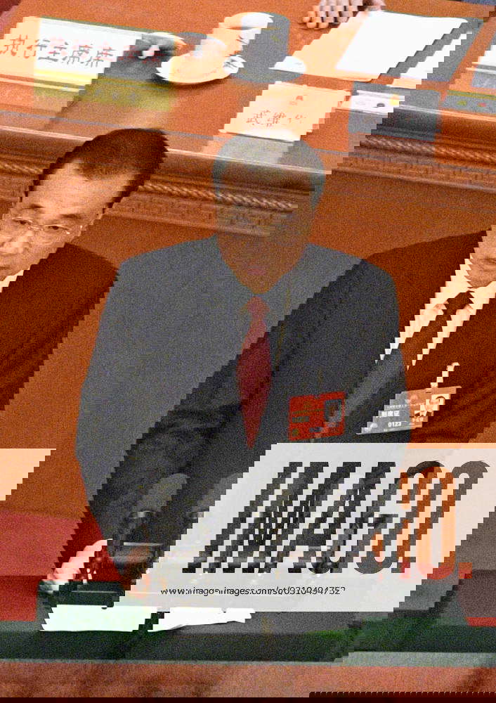 Ex-Chinese Premier Li dies at 68 Chinese Premier Li Keqiang delivers a ...