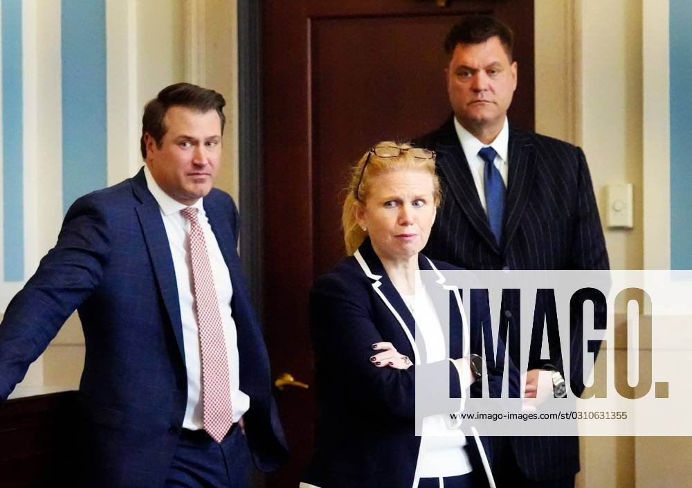 Syndication: The Enquirer Defense attorneys, Will Oswald, left and Will ...