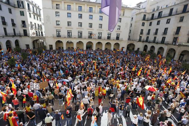 Anti-Amnesty Protest Across Spain Thousands of demonstrators during a ...