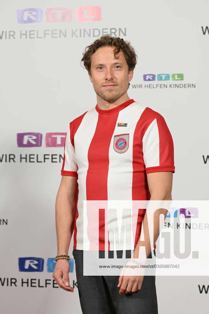 Actor Jan David Bürger, plays a leading role in the RTL series Gute ...