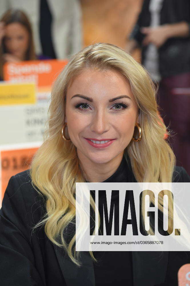 Singer Anna Carina Wojtczak takes part in the 28 RTL telethon wir ...