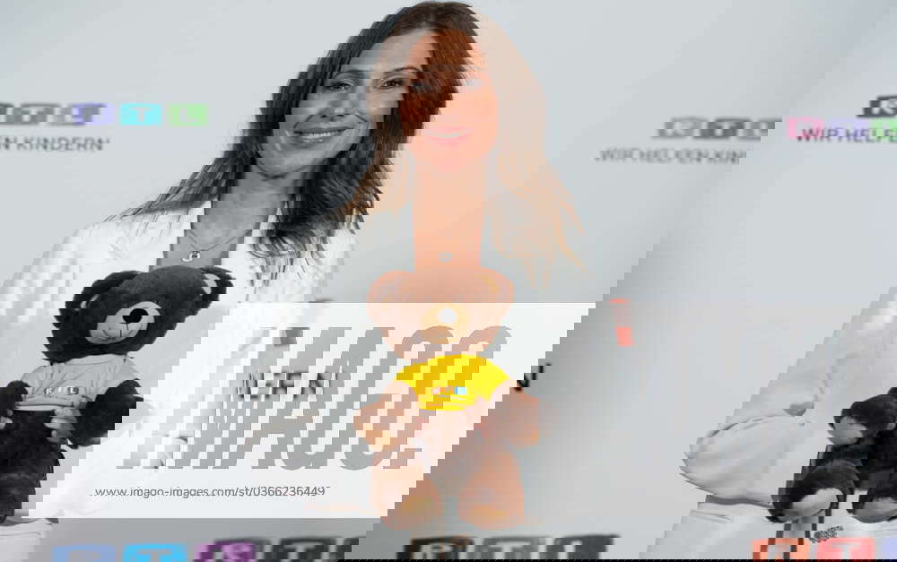 Mara BERGMANN, Presenter, Portrait, Portrait, Cropped single image ...