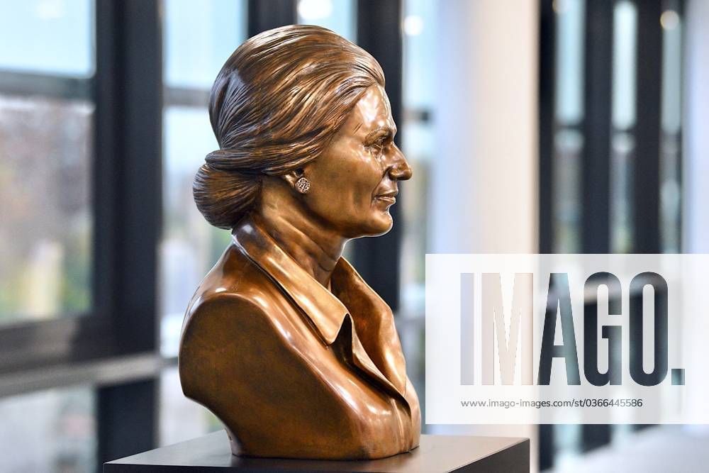 PM Borne Inaugurated The Simone Veil Building - Strasbourg Statue of ...