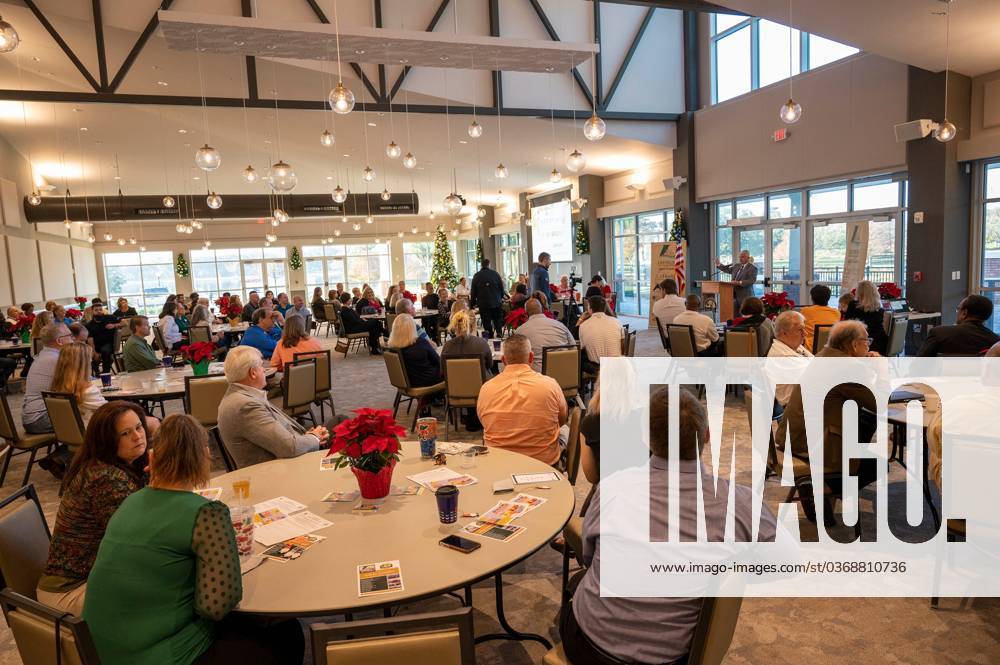 Syndication: Leesburg Daily Commercial, Community memebers gather at ...