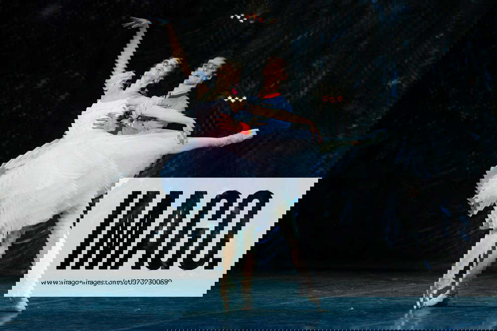 RUSSIA, ST PETERSBURG - : First soloist Anna Skvortsova and principal dancer Andrei Sorokin of the