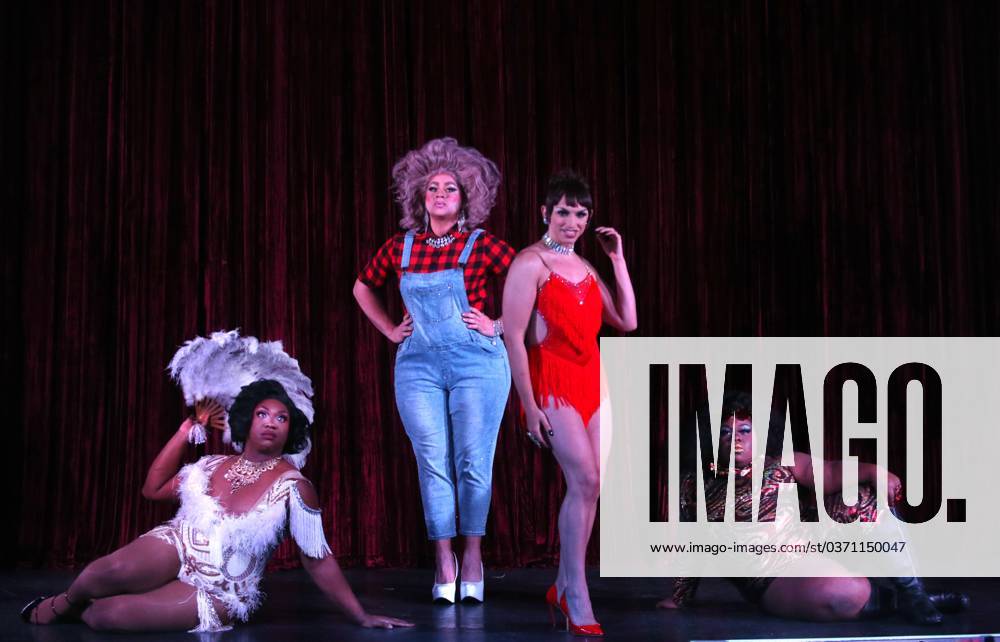 Syndication: The Courier-Journal, A portrait of Diana Rae, right, Gilda ...