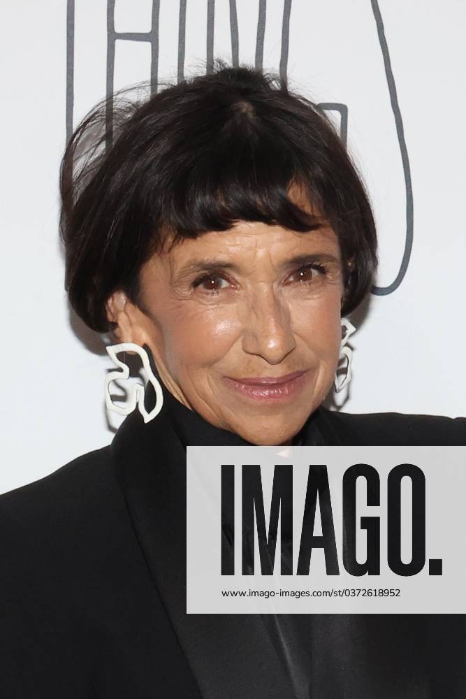 Kathryn Hunter at arrivals, POOR THINGS Premiere, DGA New York Theater ...