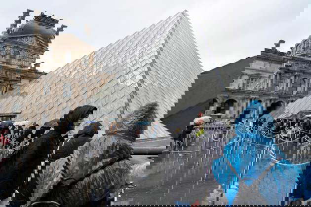 Louvre Raises Ticket Prices by Nearly 30 Percent - Paris Visitors ...