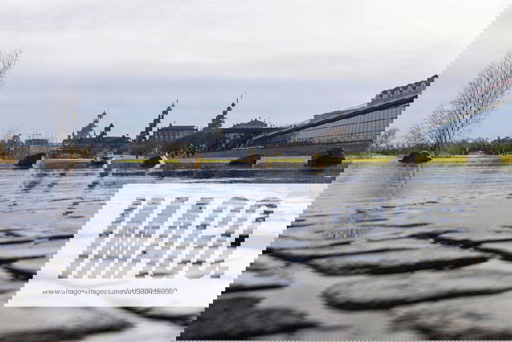 Floods in Dresden Due to heavy precipitation in the form of snow and ...