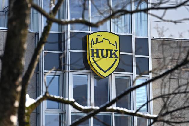 HUK COBURG, insurance company, logo, company emblem SVEN SIMON ...