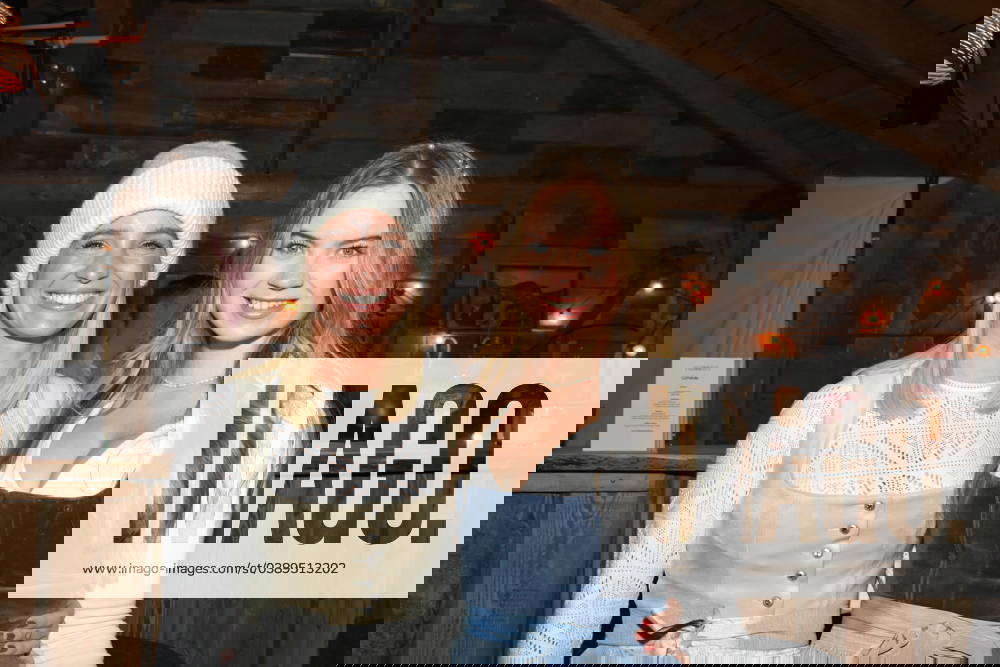 Julia Roemmelt Playmate, 2021 Laura Langas Plamate 2023 Munich 17 01 ...