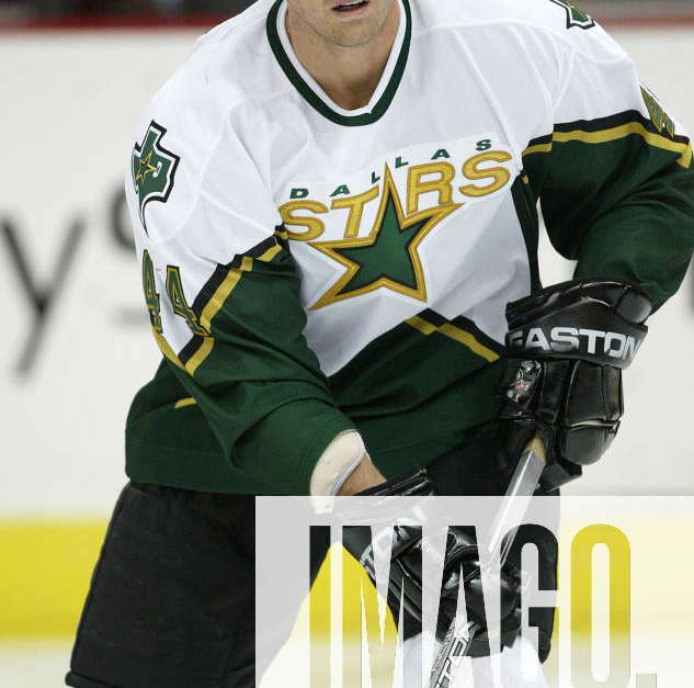 Jason Arnott Calgary,Alta. - 28 March 2002 - NHL player profile on ...