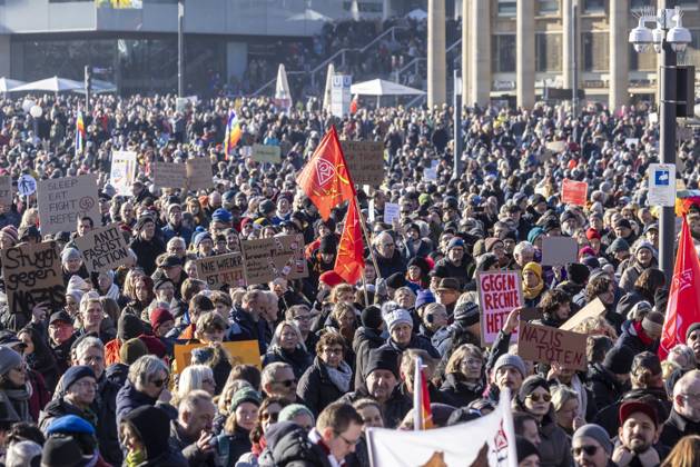 Against fascism and the AfD Large-scale demonstration in Stuttgart ...