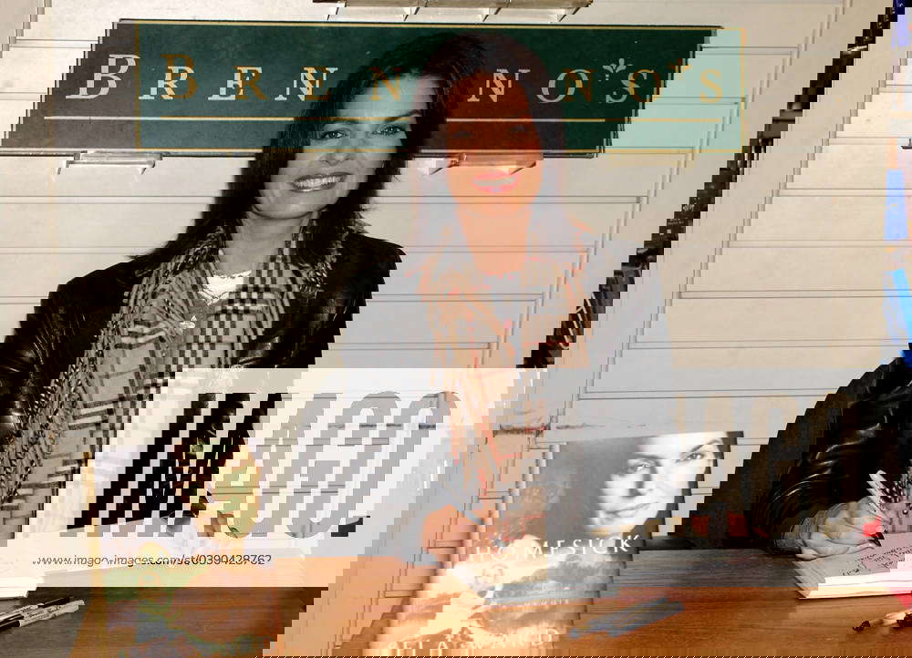 Sela Ward Book Signing for Homesick Sela Ward at her book signing for ...