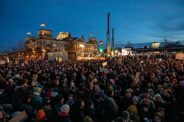 Defending democracy Hundreds of thousands demonstrate against right ...