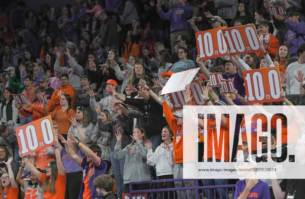 Syndication: The Greenville News Clemson fans reacts to a Clemson ...