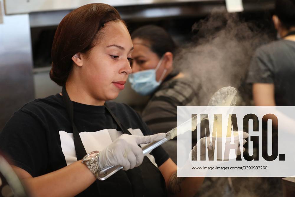 Syndication: The Commercial Appeal, Crystal Anglin pours out gravy and ...