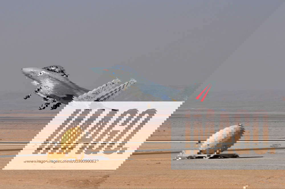 IAF F-15 Takeoff (FILE PHOTO) EILAT - DEC 31: F-15 Plane Takeoff on ...