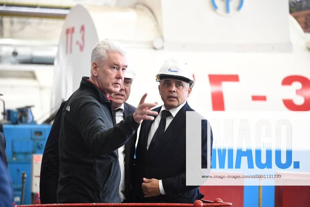 Moscow. Moscow Mayor Sergei Sobyanin and Managing Director of Mosenergo ...