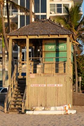 Vertical image of a wooden Lifeguard Stand in Deerfield Beach Florida ...