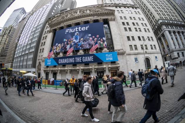 Flutter Entertainment lists on the NYSE Former American football player ...