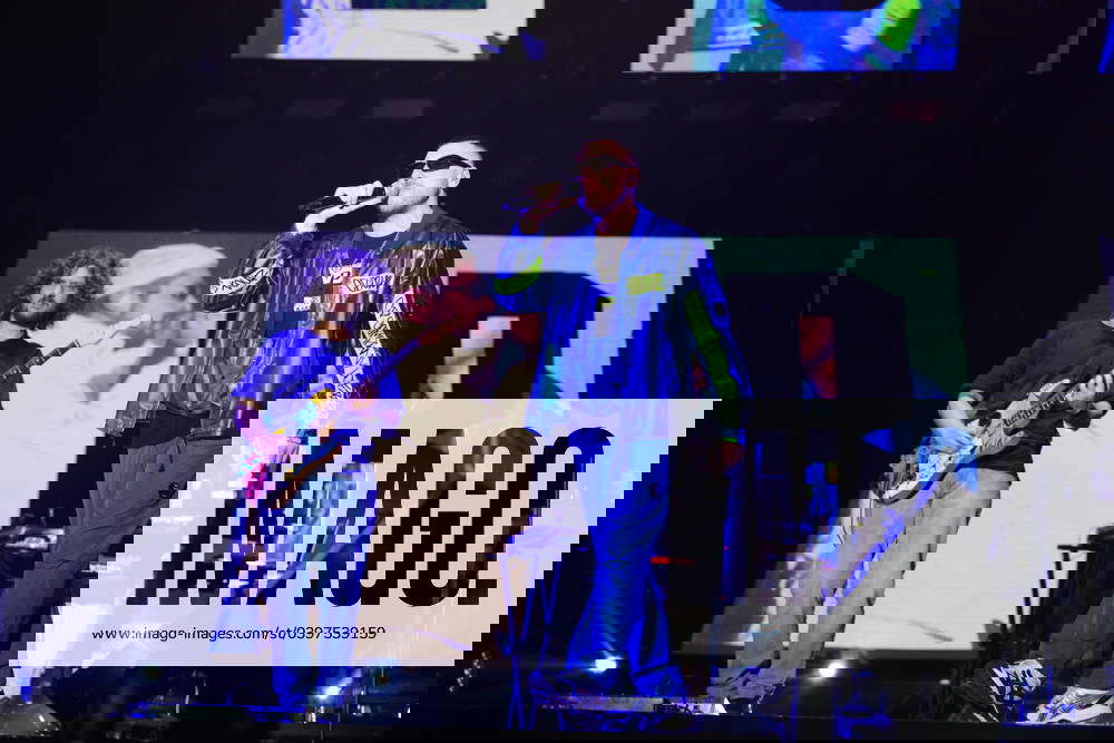 Italian singer Music Concert - Coez Fran Quintale Italian singers Coez ...