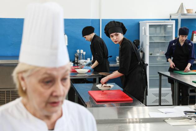 RUSSIA, RYAZAN REGION - : Students attend a class on motor transport ...