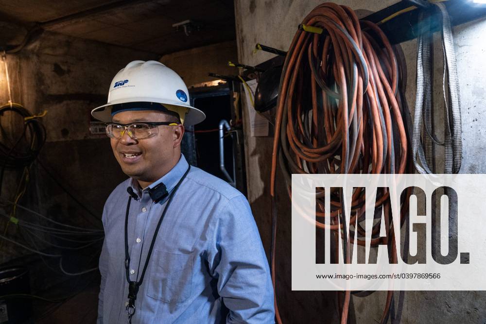 Syndication: Arizona Republic Ivan Insua, Salt River Project s director ...