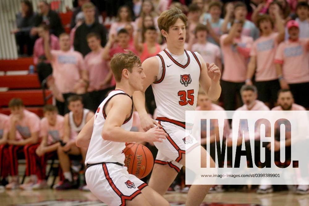 Syndication: The Des Moines Register ADM s Caleb Oberhoffer sprints ...