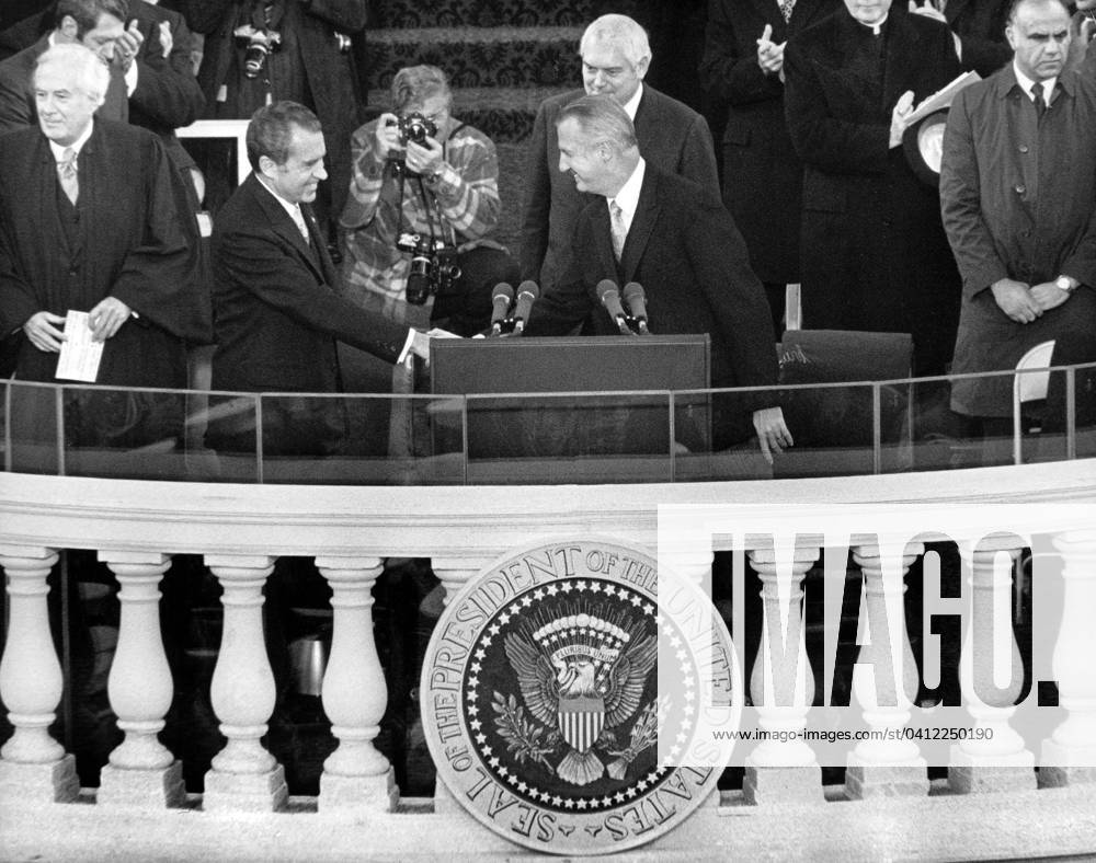 Richard Nixon with Spiro Agnew shaking hands, Washington, 1973 (photo ...