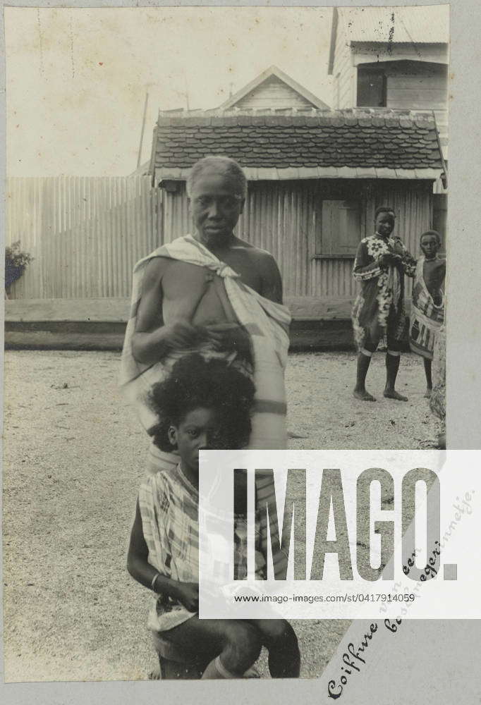 The hairstyle of a Maronmeise., 1903 - 1910 photograph Sitting Marron ...