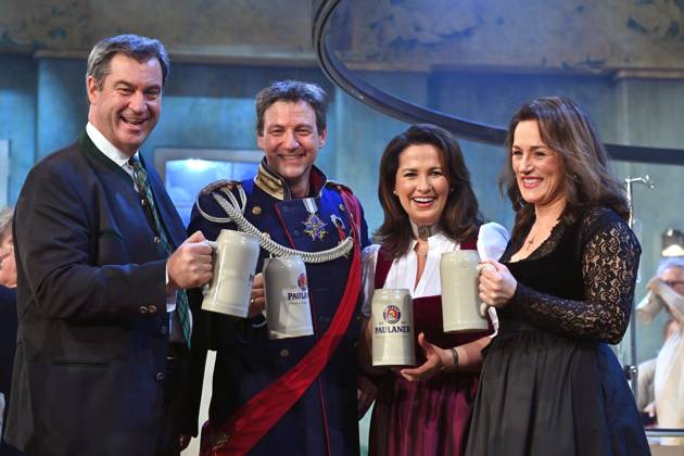 from right Judith TOTH, double of Michaela KANIBER State Minister for ...