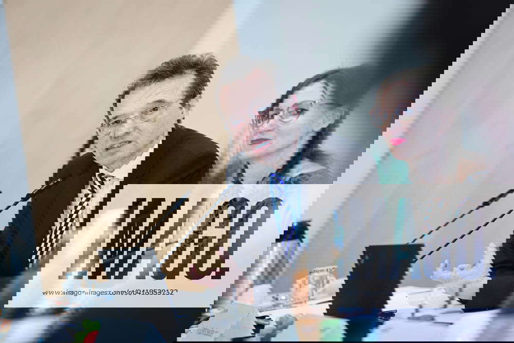 Professor Dr med Andreas Neubauer, Chairman of the DGIM, Annual Press ...