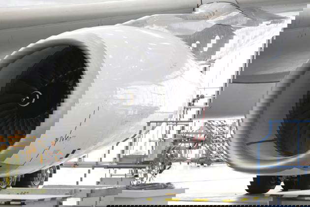 Hall 230, Elbe Flugzeugwerke, here they are working on the conversion ...